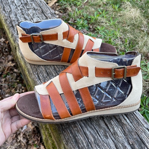 Caterpillar | Shoes | Nwt Caterpillar Sunswept Gladiator Sandals Size ...